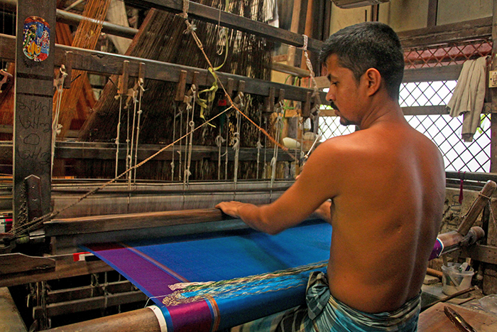 Traditional Taant of Tangail is under threat