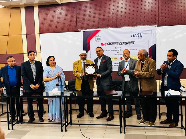 AUST and Urmi Group join hands to strengthen ties between industry-academia