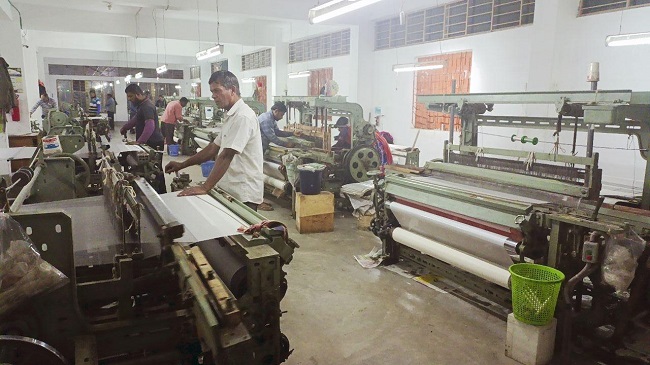 Tour to a silk factory looking on moth to end product