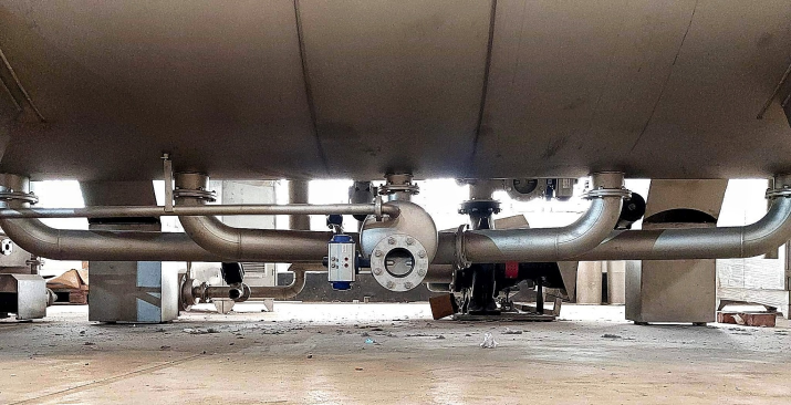 Bottom collector system and unique heat exchanger in dyeing machine for ...