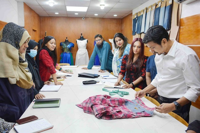 Ways to perform excellently as a Management Trainee Officer in garment ...