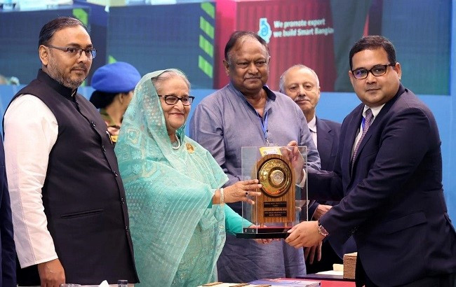 Shasha Denims receives the National Export Trophy 2021-2022