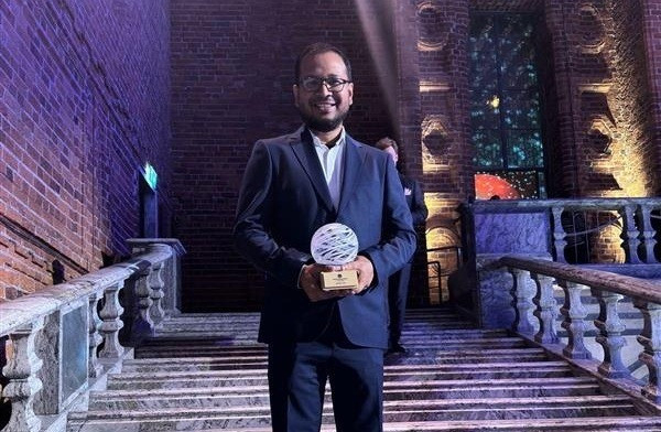 Bangladeshi researcher Dr. Abbas receives GCA-' The Nobel of Fashion ...