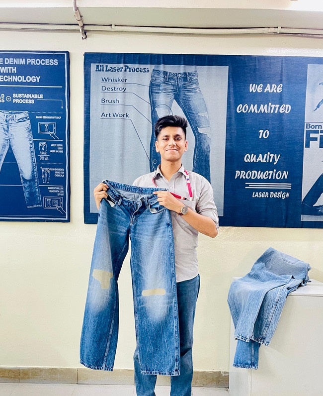 Sustainable denim washing optimizing water and reducing wash process ...